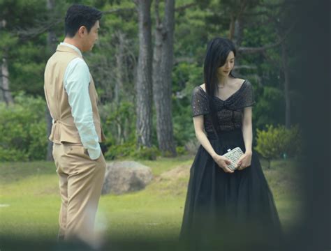 The Designer Outfits Worn In The K Drama Hierarchy Preview Ph