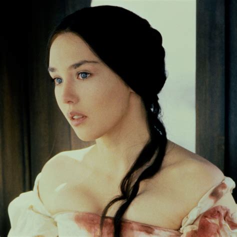 Ans Apr S Pull Marine Isabelle Adjani Sort Un Nouvel Album Vogue France