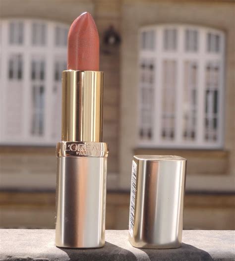 Journal Dune Beauty Paresseuse Du Rouge à Lèvres Corail Pour Célébrer Le Retour Du Soleil