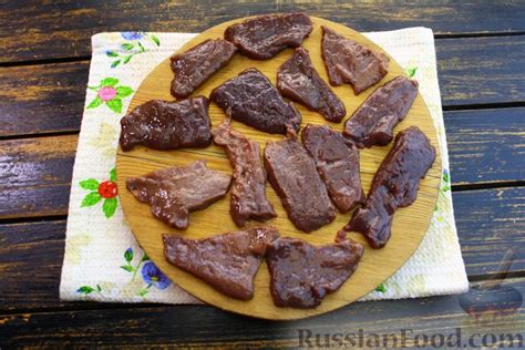 Рецепт: Телячья печень с яблоками и луком (в микроволновке) на ...