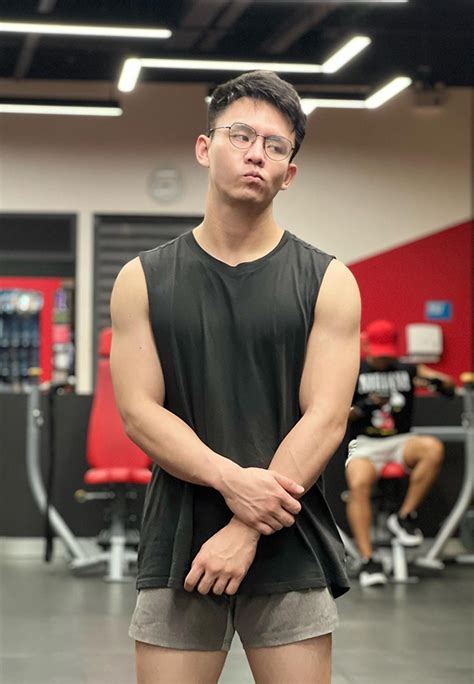 anthony zhao เปิดวาร์ปหนุ่มหล่อ กล้ามฟิตแน่นทุกมัด ดีกรีนายแบบ