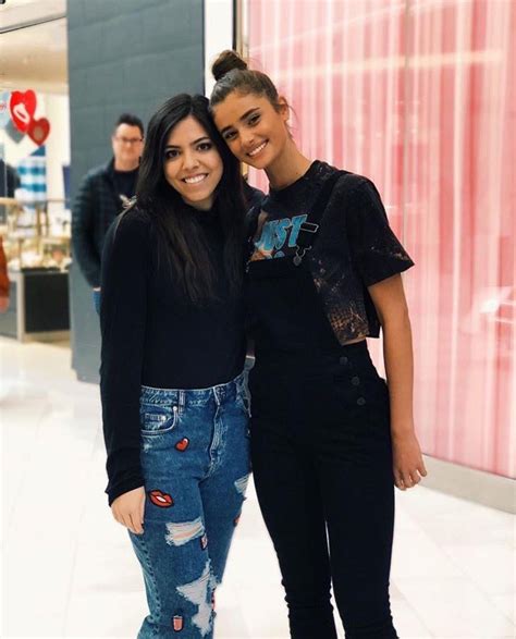 Models Next To Fans Possible Looksmaxx Inspiration R Vindicta