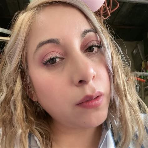 Alejandra C Fuentes Alejandrafuentes • Threads Say More