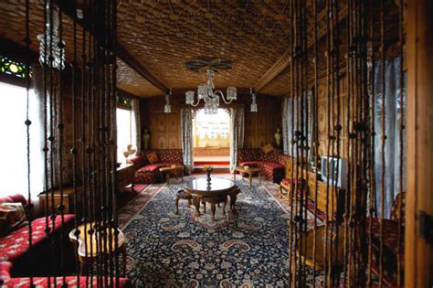 Dal Lake Houseboat Stays In Kashmirs Iconic Water Body Kashmir