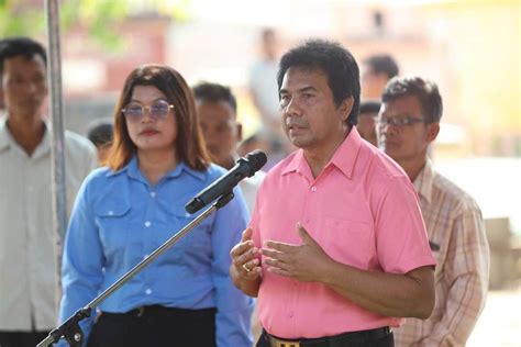 លោកស្រីកិត្តិសង្គហបណ្ឌិត ជំរុញដល់ពលដ្ឋត្រូវទៅធ្វេីអត្តសញ្ញាណប័ណ្ណ