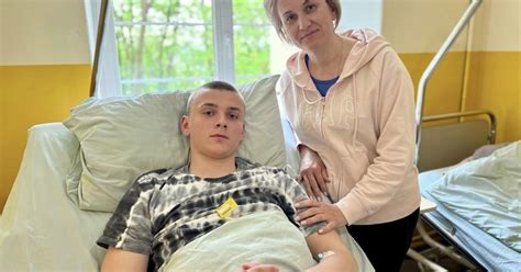 Львівські хірурги прооперували підлітка у якого одна нога була коротшою за іншу останні