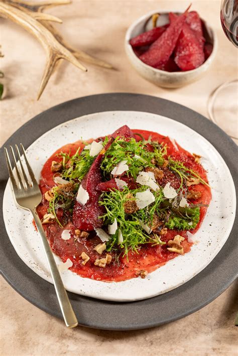Carpaccio Vom Reh Mit Wildkräutersalat Und Rotweinbirne Rezept