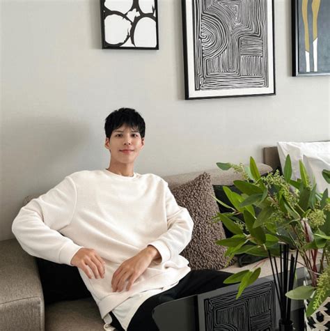 คัลแลน พี่จอง ประวัติ 2 หนุ่มยูทูบเบอร์เกาหลีแห่งด้อมใจฟู