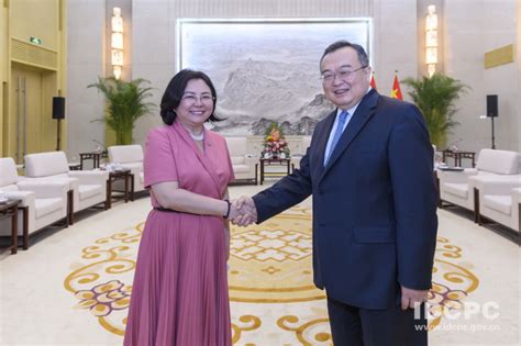 Лю Жяньчао МАН ын боловсон хүчний айлчлалын багийн төлөөлөгчидтэй уулзав