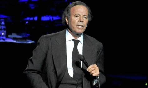 Fiscalía Española Rechaza De Momento La Personación De Julio Iglesias