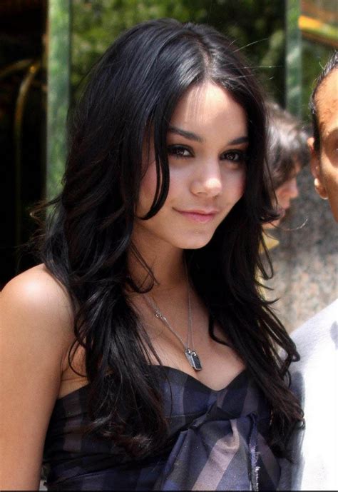 Celebrity Hq Wallpapers Vanessa Hudgens Photo Gallery