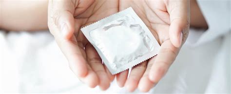 Internal Condoms How Do Female Condoms Work Condoms Uk
