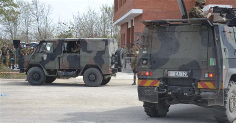 Kosovo Visita Del Segretario Generale Aggiunto Della Nato Per Le Operazioni Tom Goffus Per L