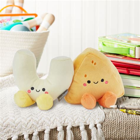 Better Together Mac And Cheese Magnetic Plush 473 Classic Stuffed