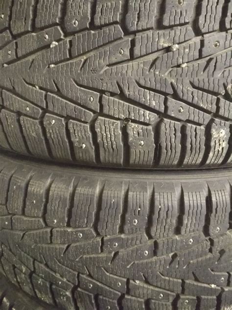 Шины зимние шипованные Nokian 245/55 R19 на Toyota Highlander (XU50). Б ...