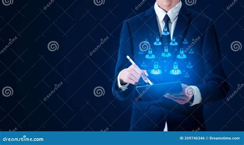 Hacking A Phishing Mobile Phone With A Password In Order To Gain Access