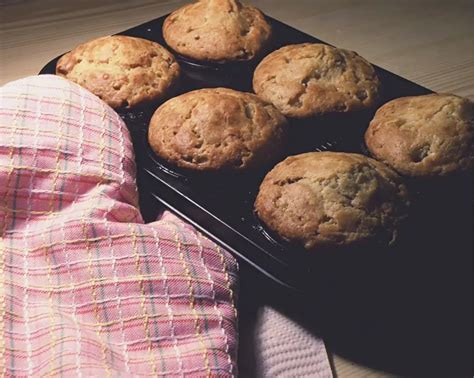 Muffin Vs Cupcake Difference Between Cupcake And Muffin