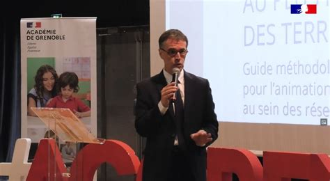 Grenoble Philippe Dulbecco Souhaite élaborer Un Projet Académique