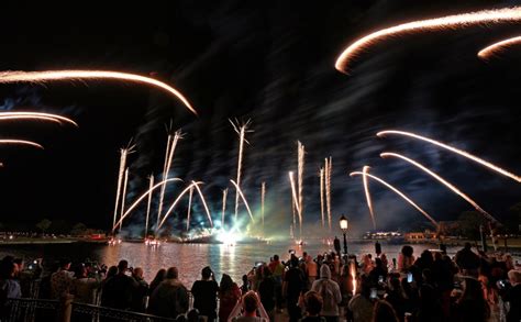 Epcot Debut Disney Worlds New Luminous Fireworks Show