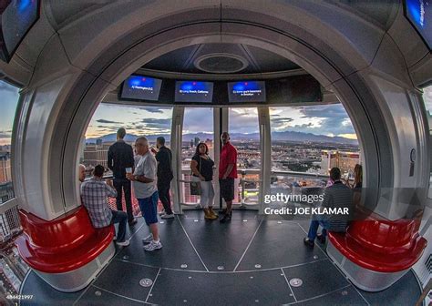 Visitors Enjoy The View From A Cabin Of Las Vegas High Roller News
