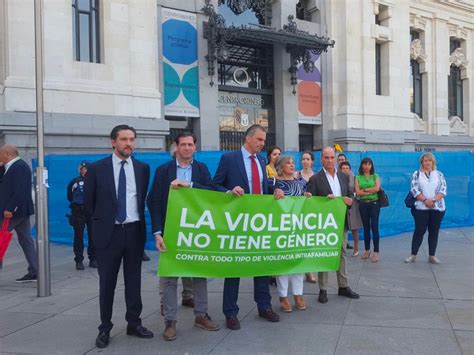 Vox Boicotea El Minuto De Silencio En Condena Al Asesinato De Una Mujer