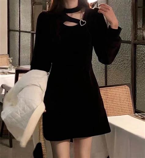 리즈고 모임룩하객룩연말룩 추천 진주 하트 초커 유넥 여친룩 베이직 블랙 플레어 미니 원피스