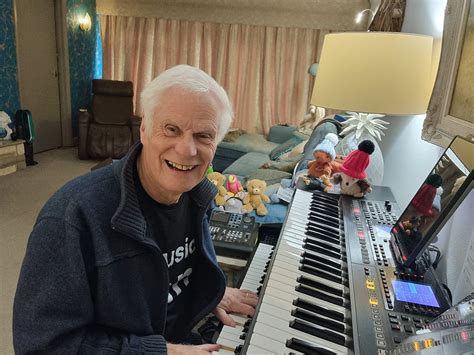 Catchy And Crafty Ian Rae And Ellie Lou Baillies Rainbow Bridge Is