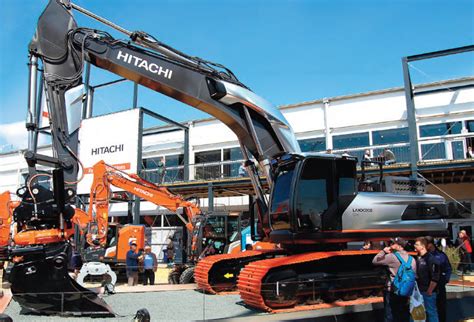 Op Machinery Hitachi Acelera El Cambio En París
