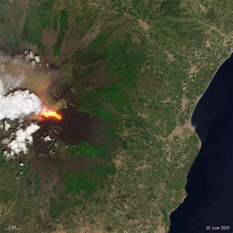 Mount Etnas Spectacular Monday Eruption Marks The Volcanos Most