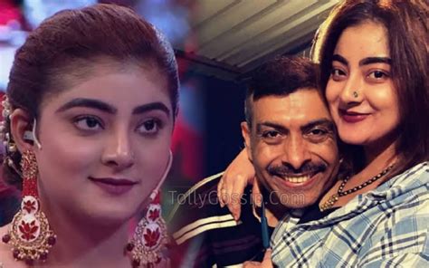 Sudip Pritha ২৪ বছরের ছোট স্ত্রীকে জড়িয়ে ধরে চুমু খাচ্ছেন