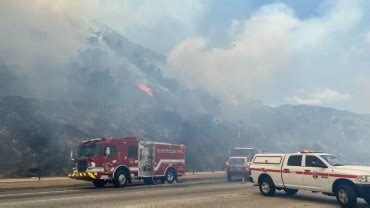 Fast Moving Brush Fire Northwest Of Escondido Now 80 Contained