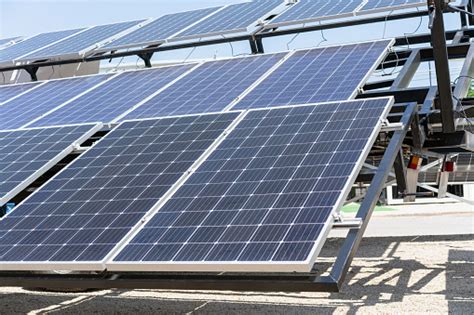 트레일러 이동할 수 있는 태양 농장에 설치된 태양 에너지 패널 0명에 대한 스톡 사진 및 기타 이미지 0명 녹색 기술 발전소 Istock