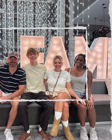 Kortney Wilson Kortney Wilson Added A New Photo