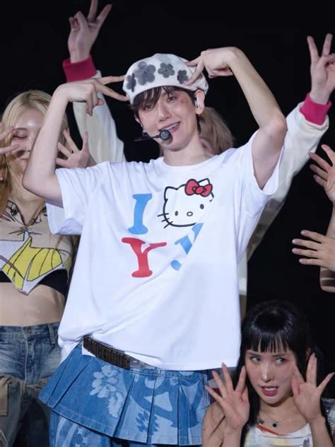 엑소 백현open Yy 오픈와이와이x헬로키티 반팔t 후루츠패밀리