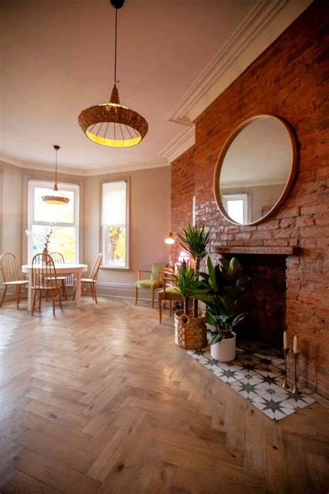 Casting Call Last Minute Casting For Manchester With Aurora Violet