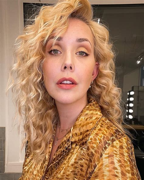 10 Easy Hairstyles For Thin Curly Hair That You Must Try