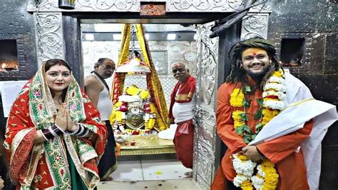 Ujjain Singer Hansraj Raghuvanshi Arrived With His Wife To Seek