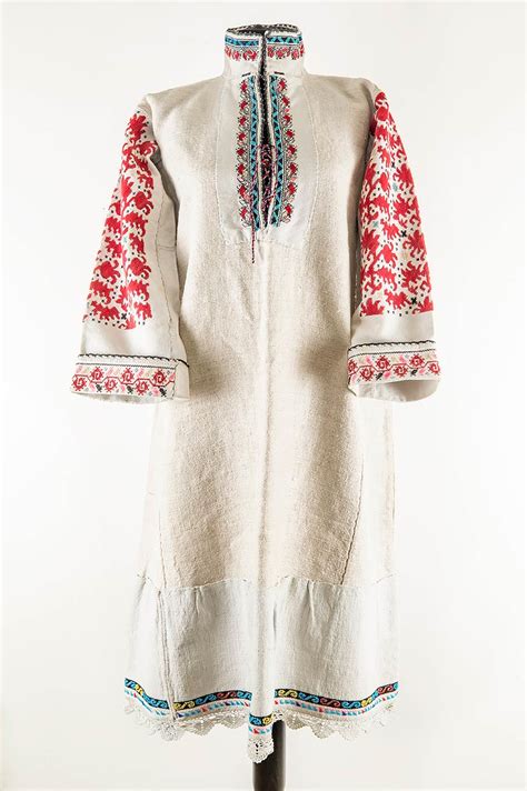 Колекция „Традиционно облекло” Национален исторически музей