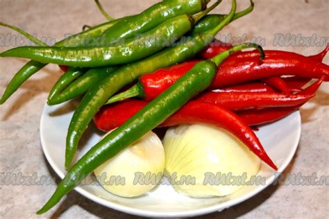 Заготовка острого перца на зиму 10 фото в рецепте