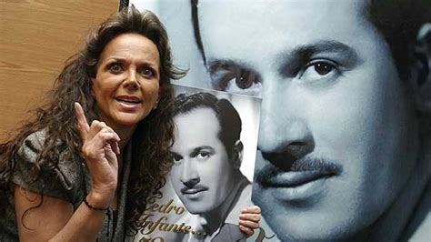 Los Hijos De Pedro Infante Van A Subastar Su Lápida