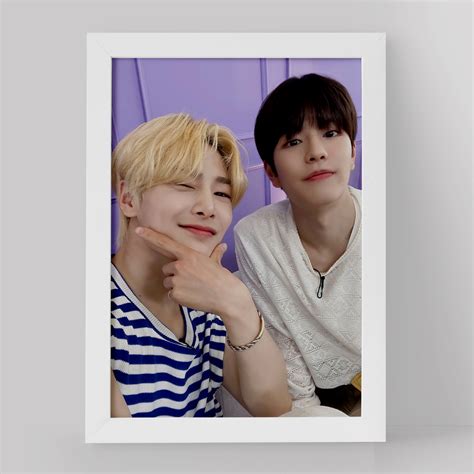 قیمت و خرید تابلو خندالو مدل جونگین و سونگمین گروه استری کیدز Stary