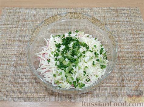 Рецепт: Лаваш с сыром, ветчиной, яйцом и зелёным луком на RussianFood.com