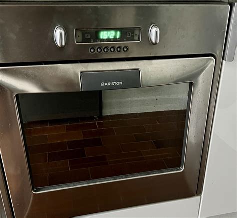 Trying To Identify The Model Of This Ariston Oven Rappliances