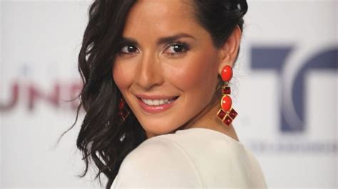 ¡hermosa Carmen Villalobos Presentó A La Mujer De Su Vida Y Creó Una