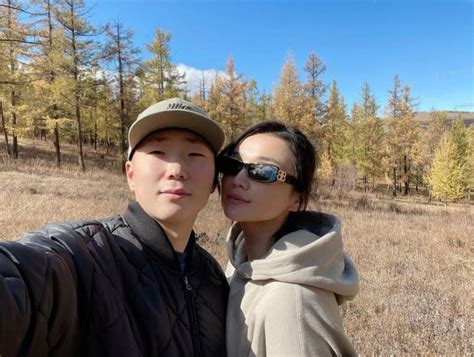 Реппэр Roockie эхнэрээ зодсон хэргээр шалгагдаж байна