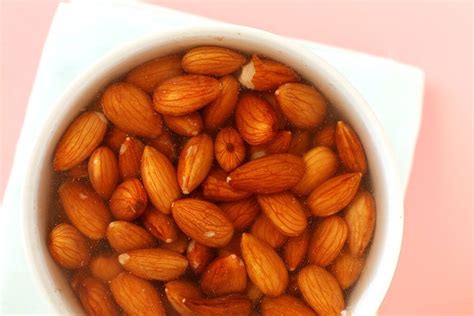 როგორ გავაცალოთ ნუშს კანი ისე რომ არ დარბილდეს ერთი მარტივი ხრიკი და საუკეთესო შედეგი