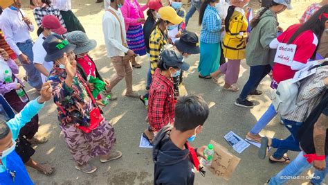 Dvb တောင်တွင်းကြီး ဆန္ဒပြပွဲ ဌာနဆိုင်ရာနှင့်ပြည်သူ သိန်းချီ ပါဝင်