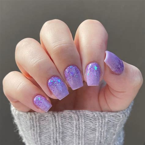 Reverse Ombre Glitter Nails