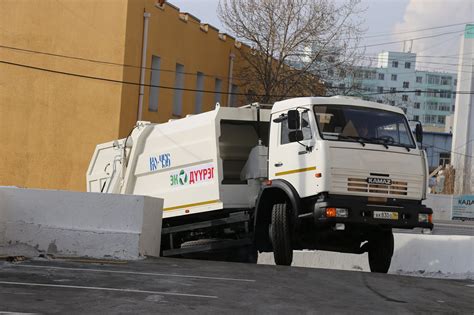 Эко дүүрэг Хог шахаж ачих дөрвөн машины түлхүүр гардуулан өгөв News Mn