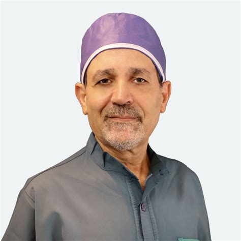 دکتر سید محمد قریشی مرکز جراحی چشم پارسیان